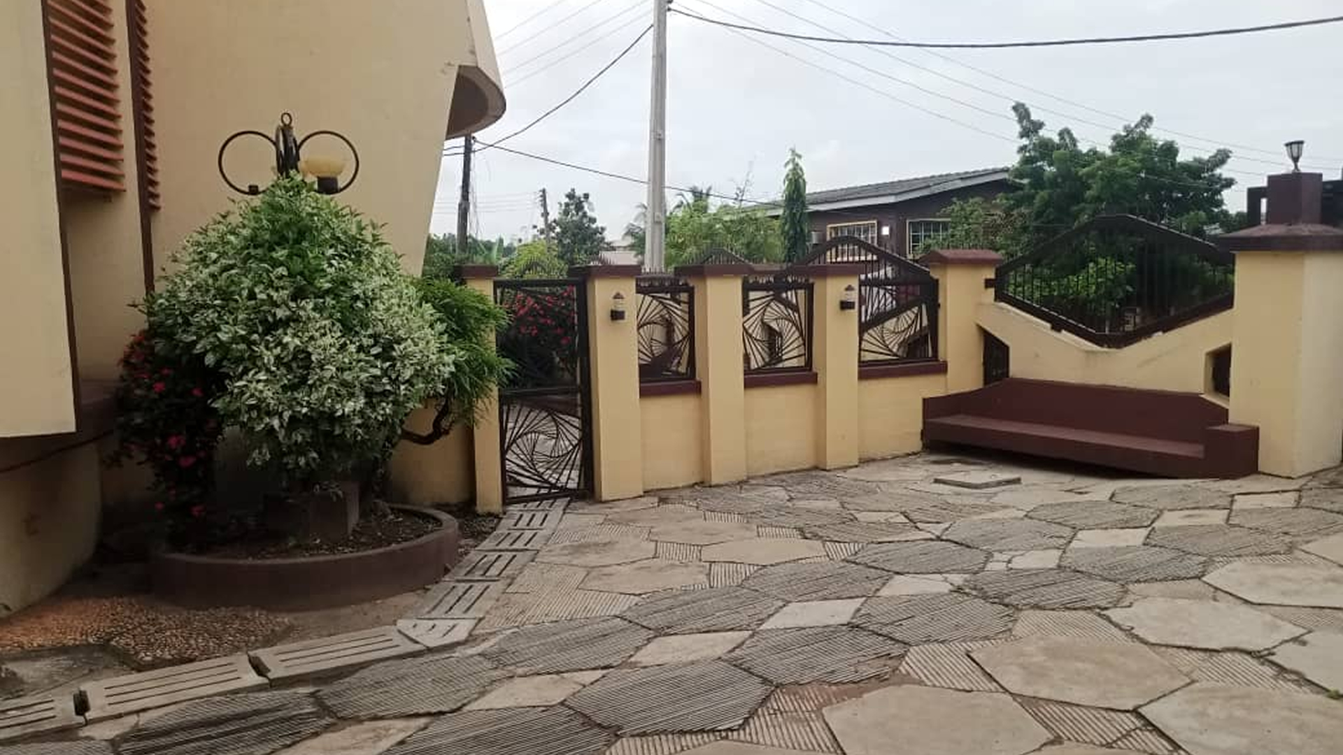 Femi Akande Penthouse and Suites – Relax and indulge yourself in one of ...